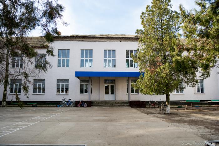 В школах Запорізькій області паралельно живуть окупанти та навчаються