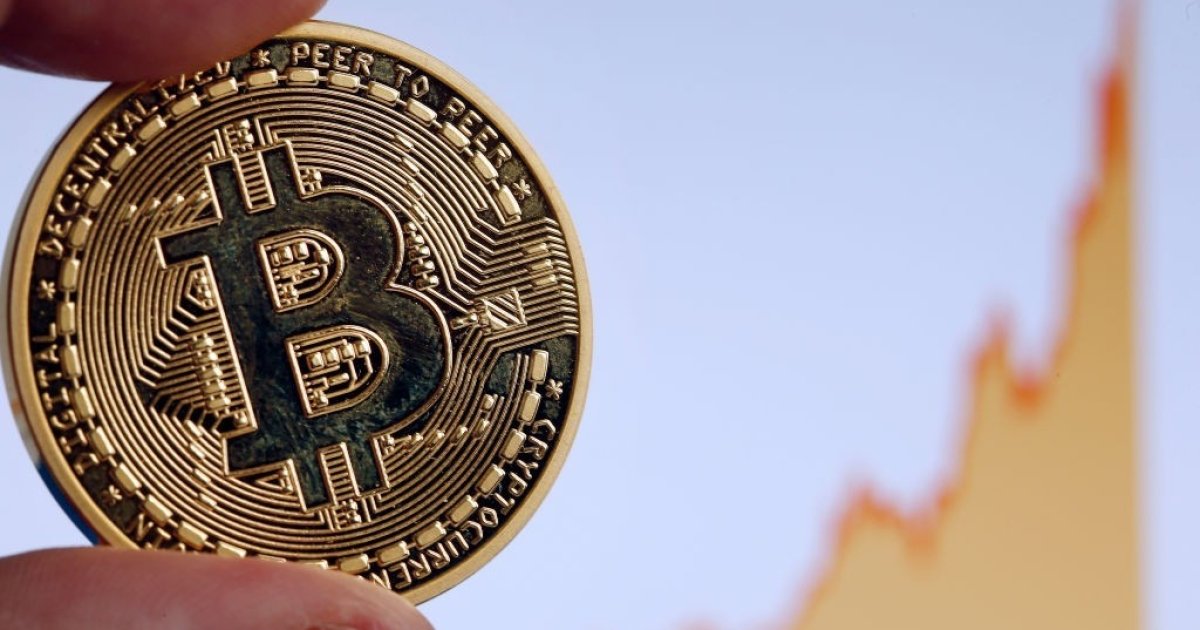 Стоимость криптовалюты Bitcoin превысила отметку в 57 тыс. долларов